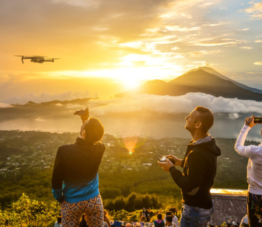 Providing Best Drones Reviews and Buying Tips - Outstanding Drone